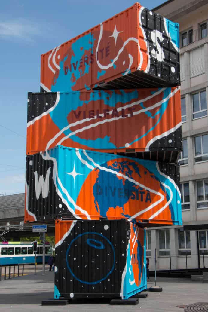STREET ART CONTAINERTURM - Comobau